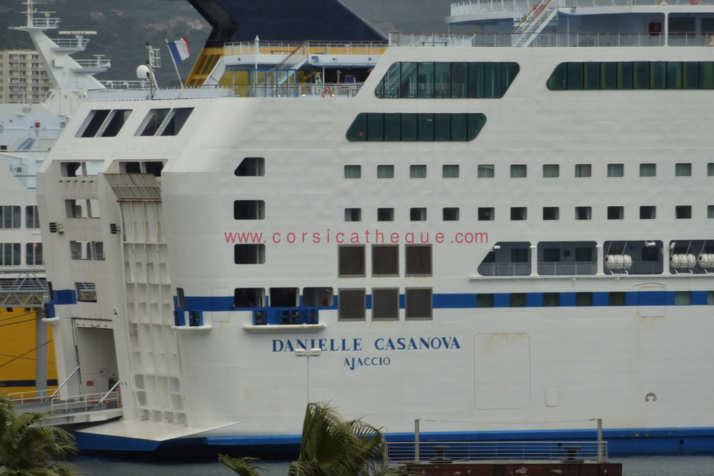 Danielle Casanova / Les bateaux dans le port d'Ajaccio / Divers / Accueil - 1er Média Culturel ...