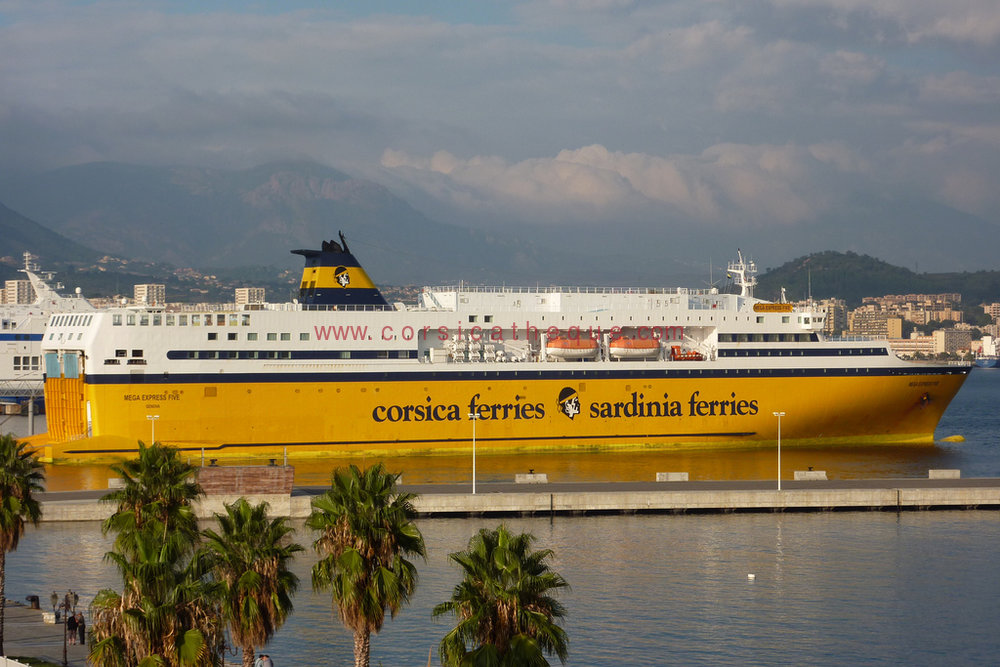 Méga Express Five / Les bateaux dans le port d'Ajaccio / Divers ...